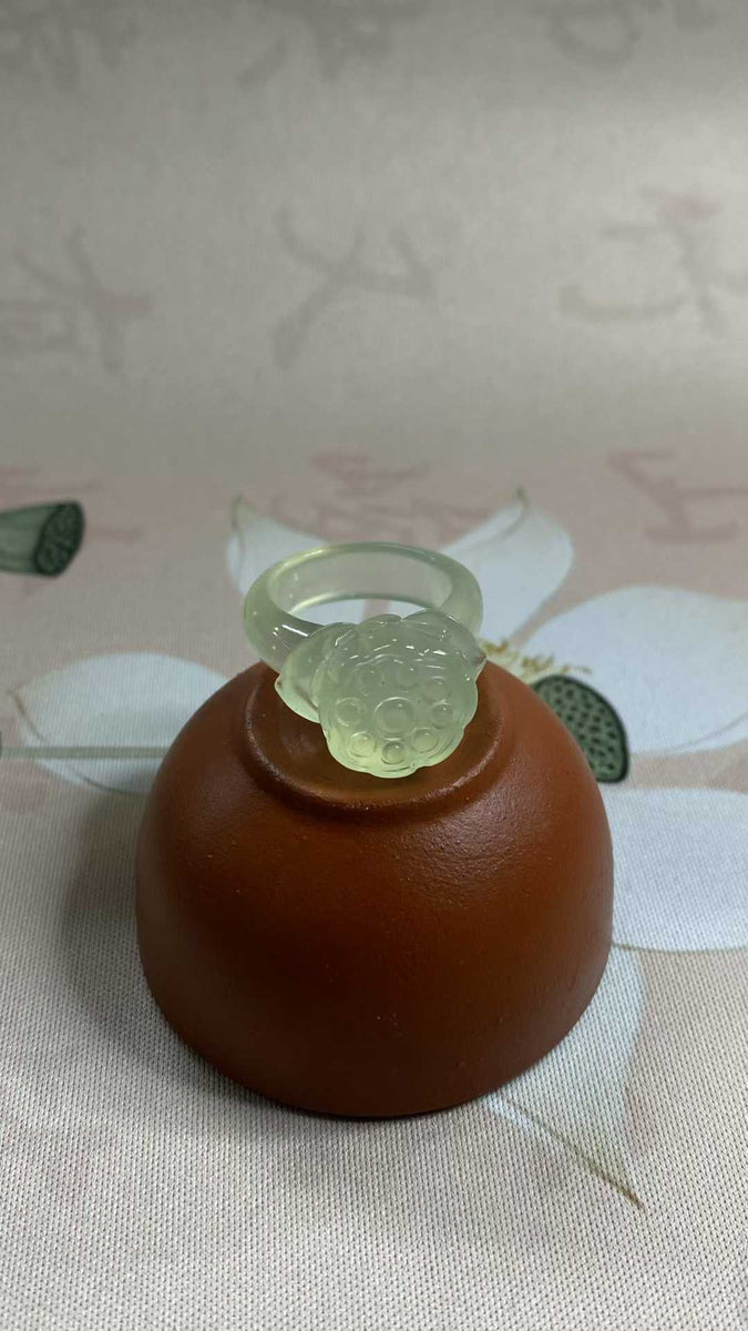 Harmoni dan Keindahan: Cincin Bunga Giok Xiuyan yang Indah 💍, ukiran s ...